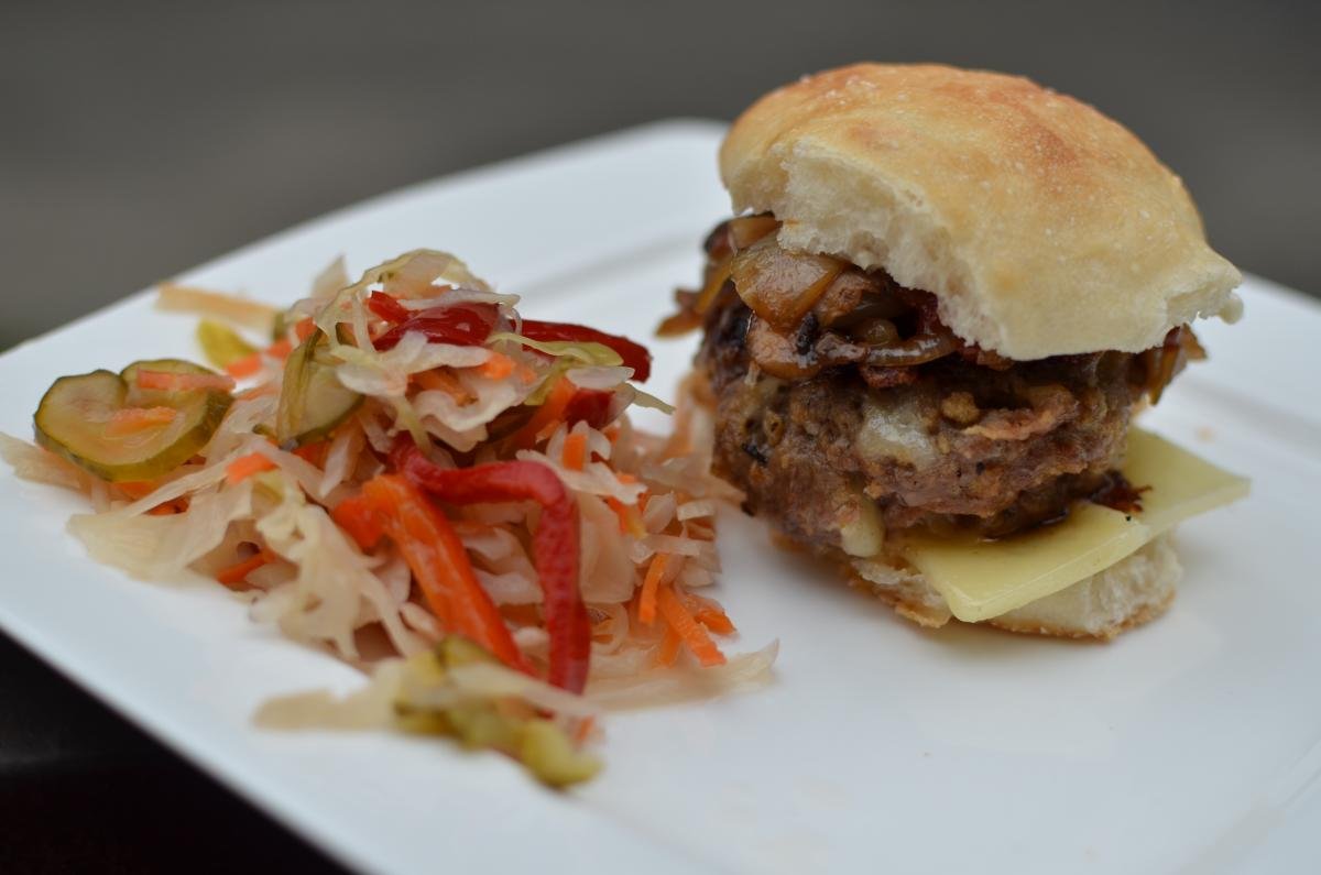 Messy Burger Recipe (Crazy Easy) - Momsdish