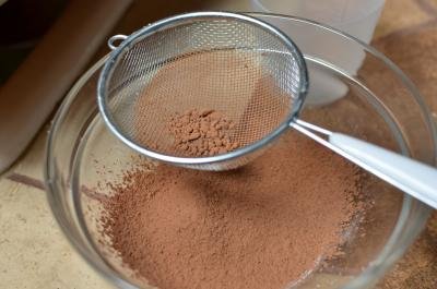 Chocolate Macarons - Momsdish