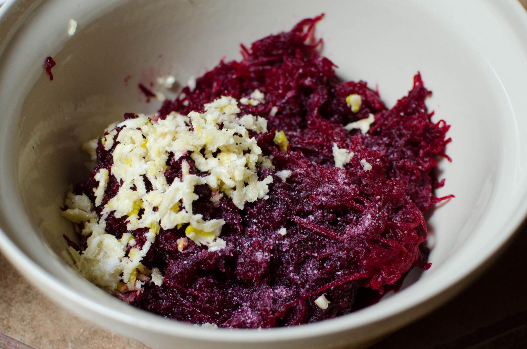 Beet Garlic Salad - Momsdish