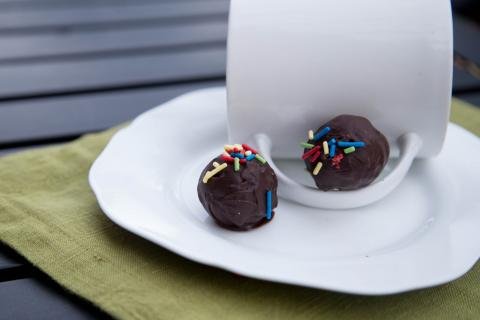 No-Bake Cheesecake Truffles - Momsdish