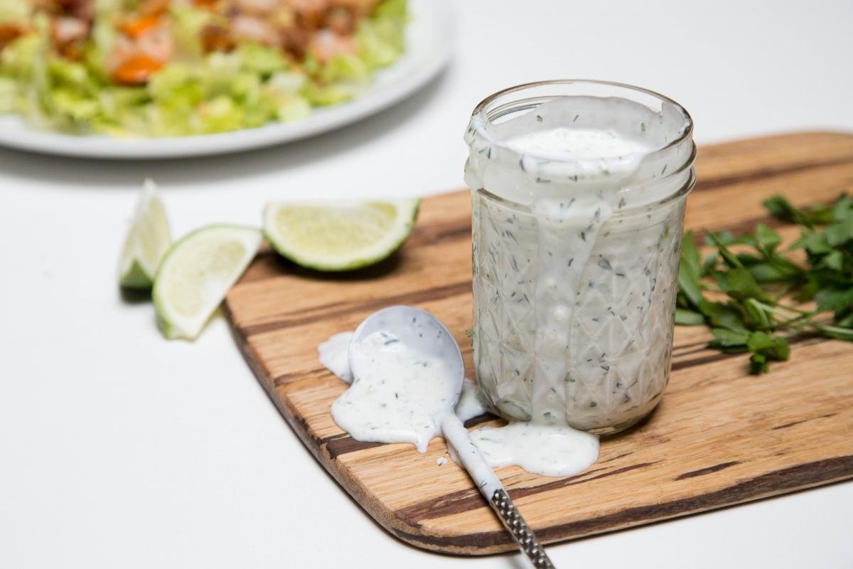 Light Ranch Dressing Recipe (Only 5 Minutes) - Momsdish