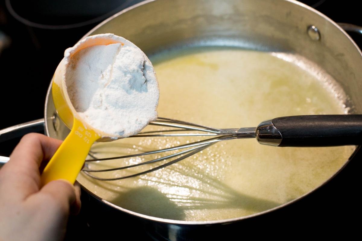 The Perfect 5-Minute Gravy Recipe - Momsdish