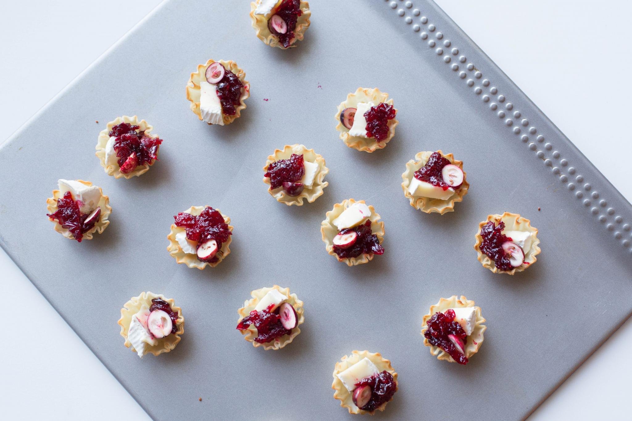 Brie and Cranberry Bites Recipe - Momsdish