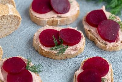 Pickled Beets and Pate Smørrebrød Recipe (Must Try!) - Momsdish