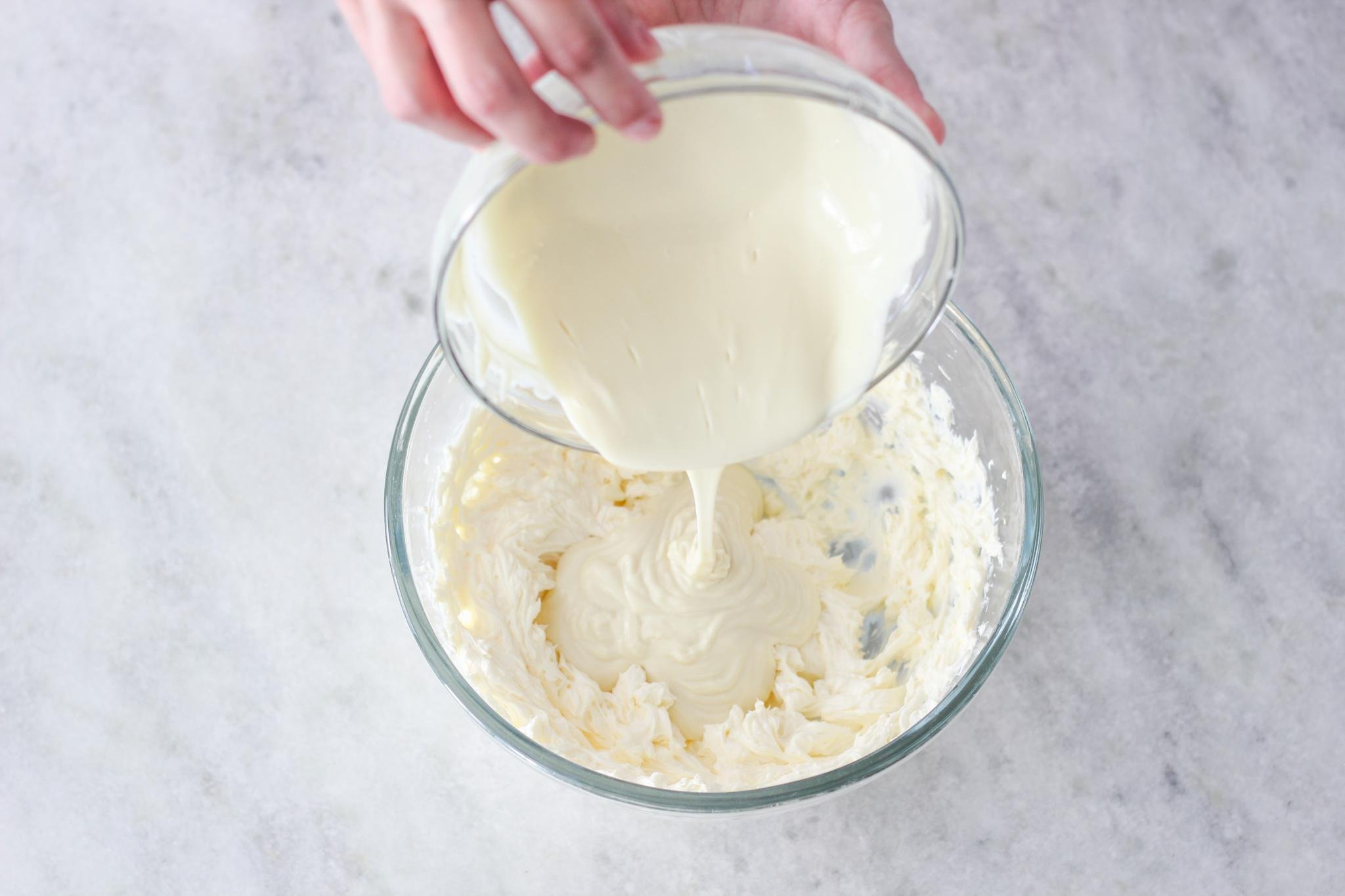 White Chocolate Raspberry Mini Tarts - Momsdish