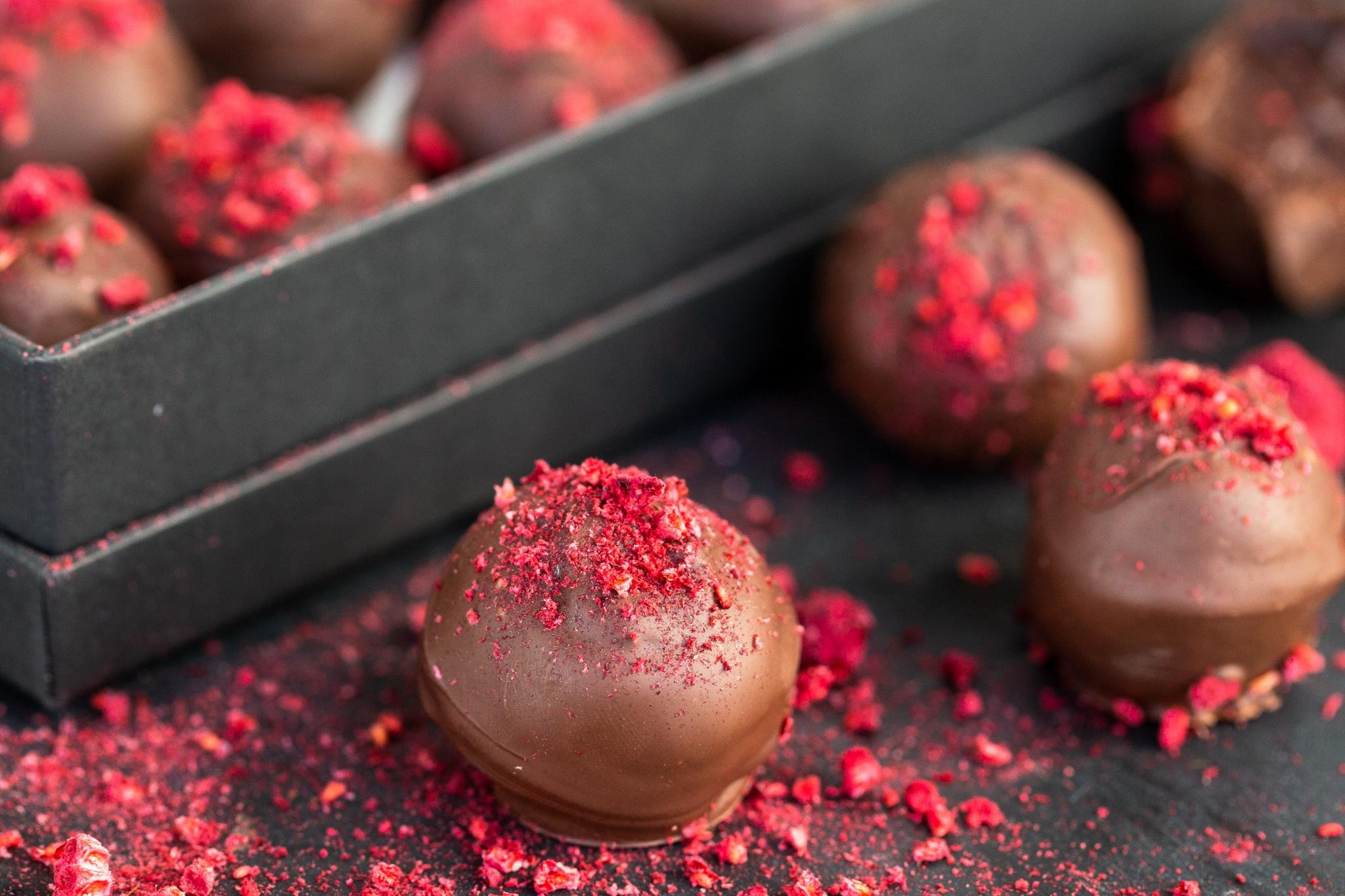 Chocolate Raspberry Truffles - Momsdish