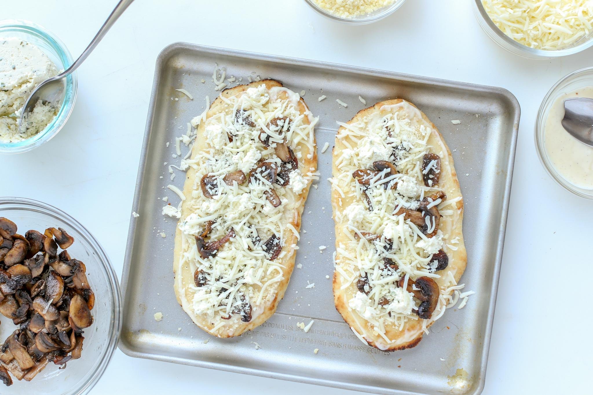 Mushroom Flatbread Pizza (Crazy Easy) - Momsdish