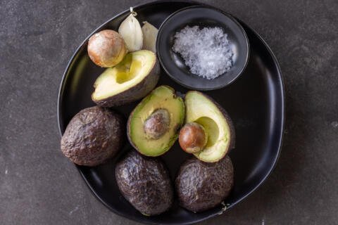 5-Minute Garlic Avocado Spread - Momsdish