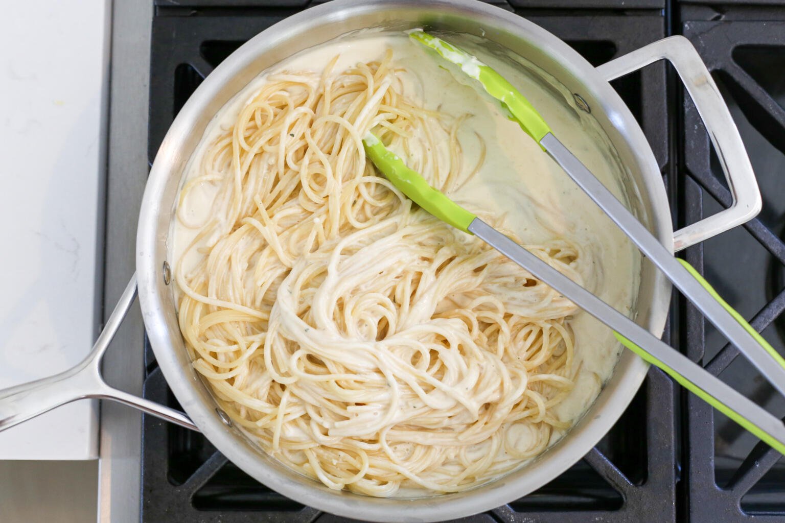 The Best Alfredo Pasta Recipe (Under 20 minutes) - Momsdish