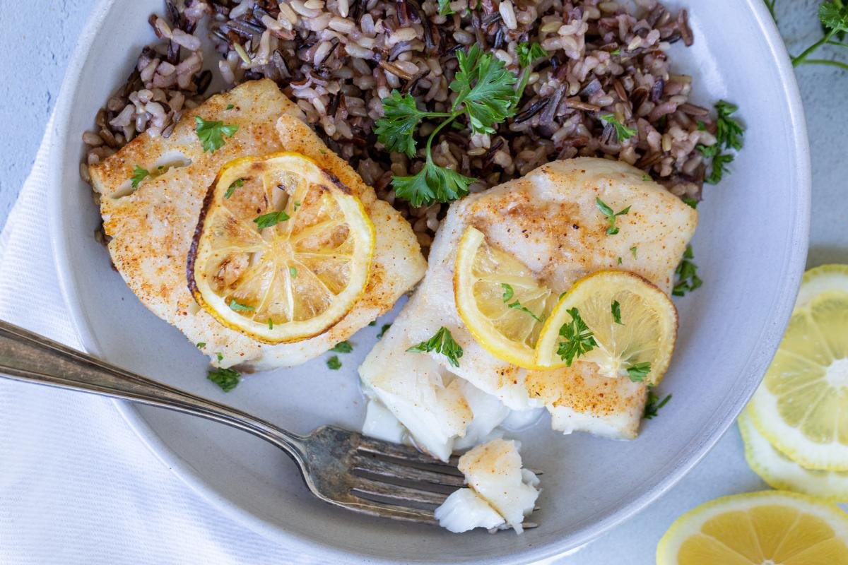 Crispy Air Fryer Cod + Video (15 minutes) - Momsdish