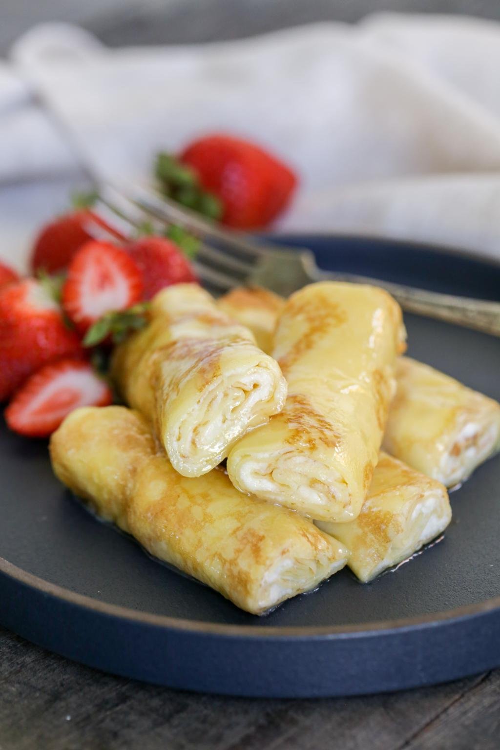 Nalysnyky (Ukrainian Crepes with Sweet Cheese) - Momsdish