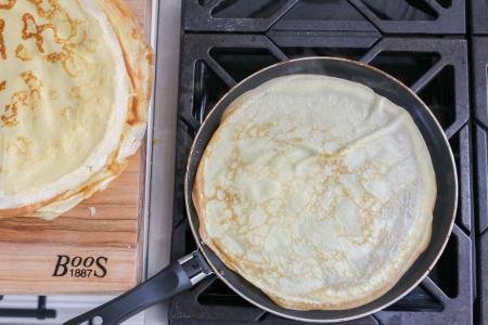 Nalysnyky (Ukrainian Crepes with Sweet Cheese) - Momsdish