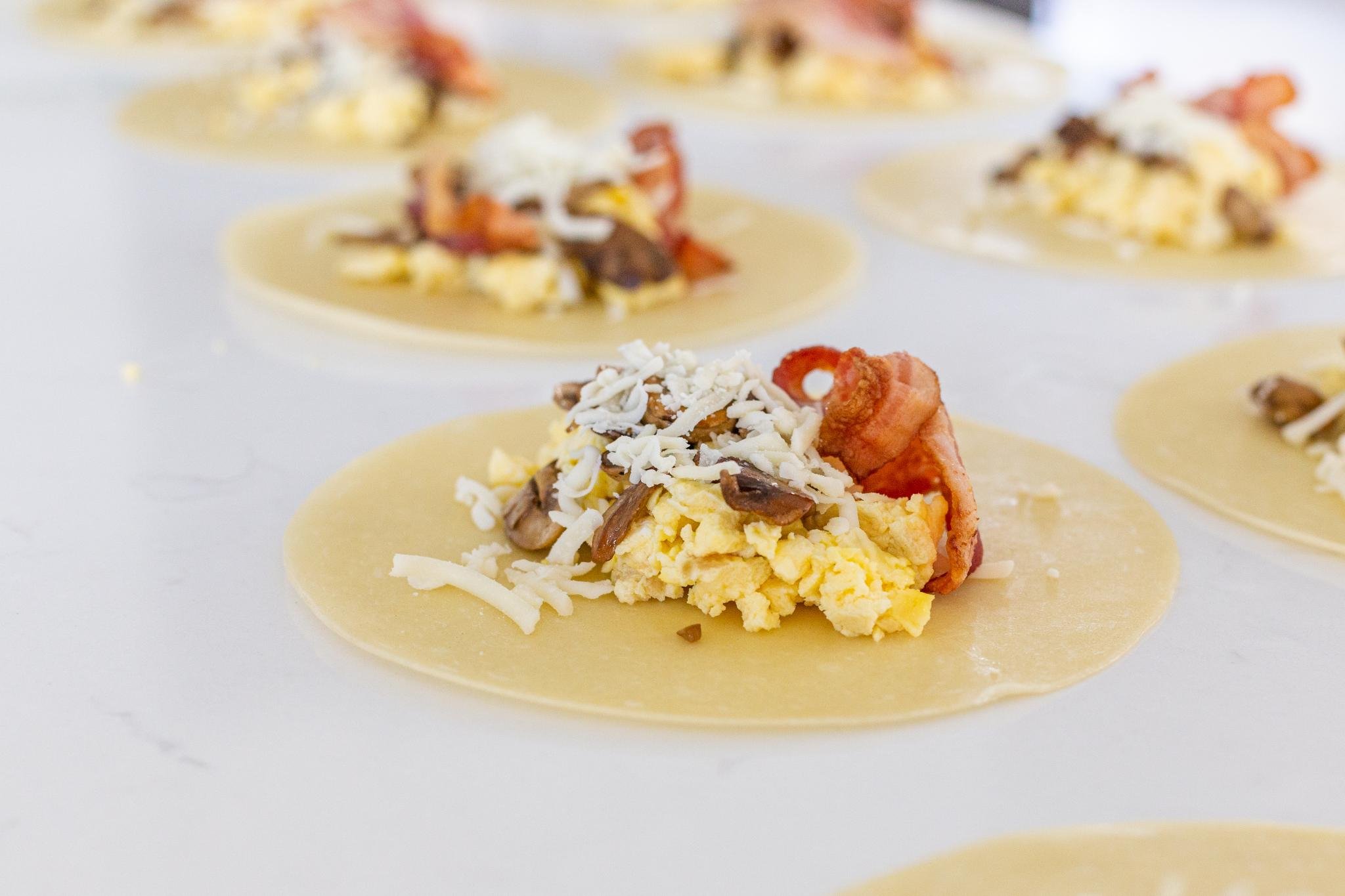 Easy Breakfast Burrito Recipe - Momsdish