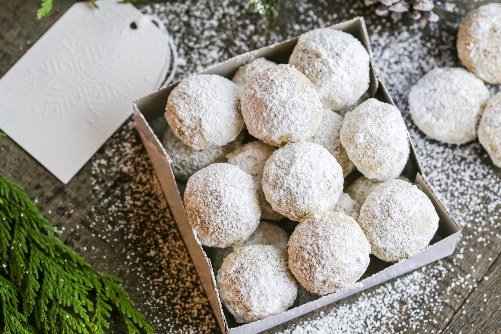 Snowball Cookies Recipe (Only 5 Ingredients) - Momsdish