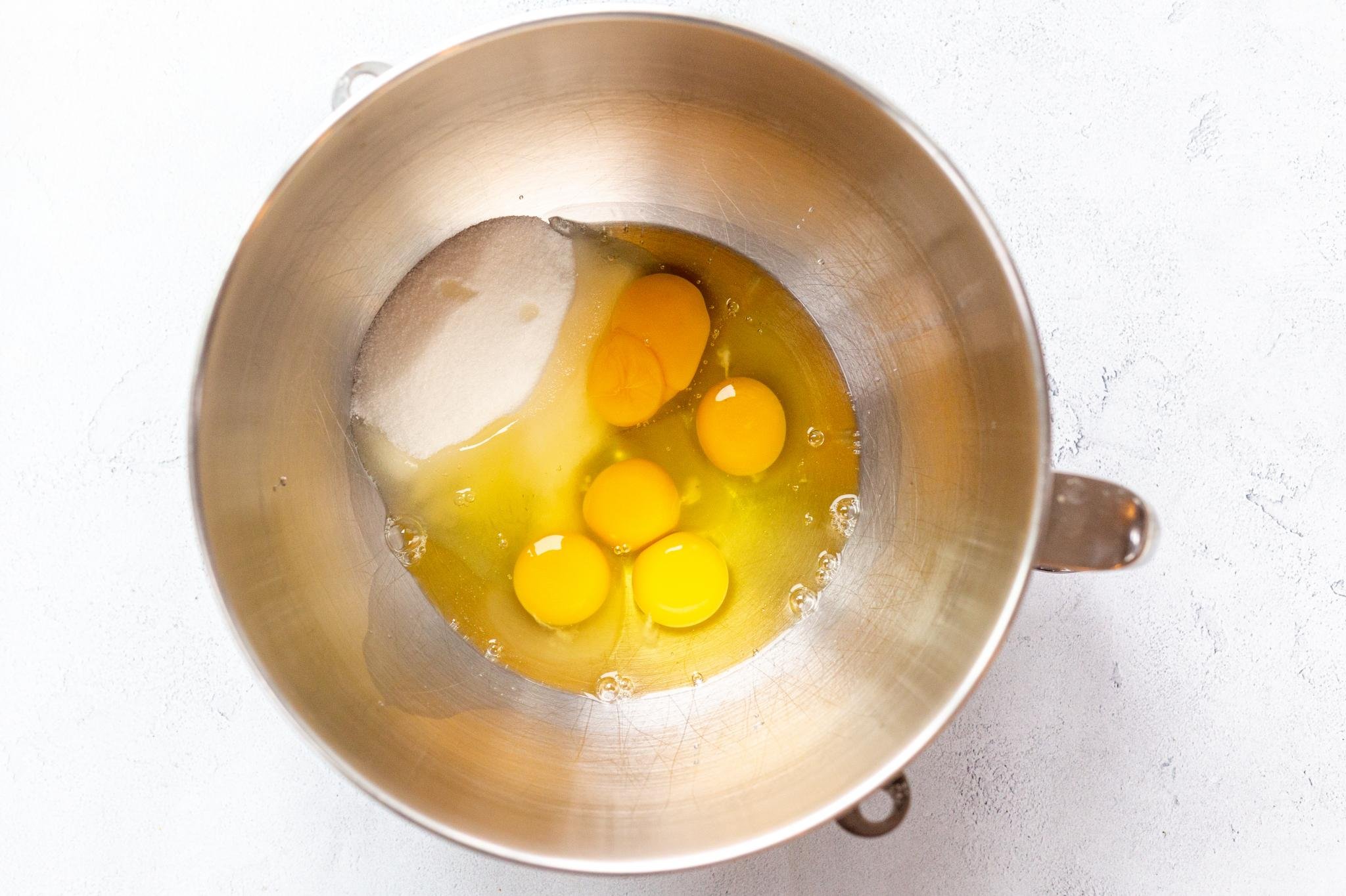 The Perfect Sponge Cake + Video (Only 3 Ingredients) - Momsdish