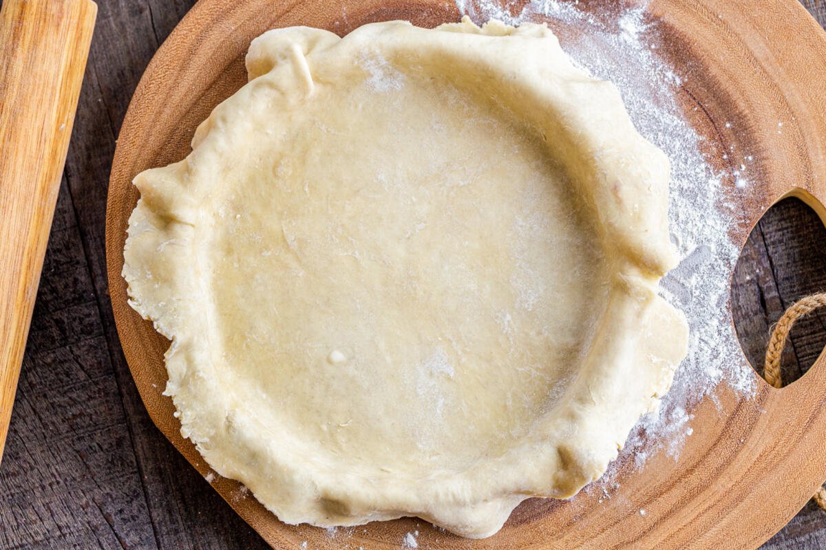 Flaky Pie Crust Recipe (Only 4 Ingredients) - Momsdish