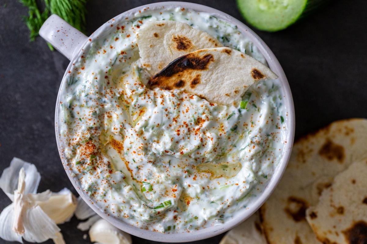 Quick Tzatziki Sauce - Momsdish