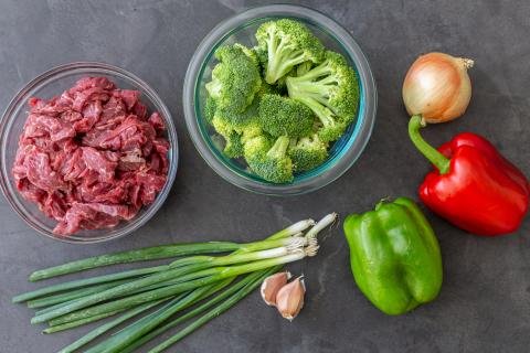 Authentic Hunan Beef Recipe (One-Pan) - Momsdish