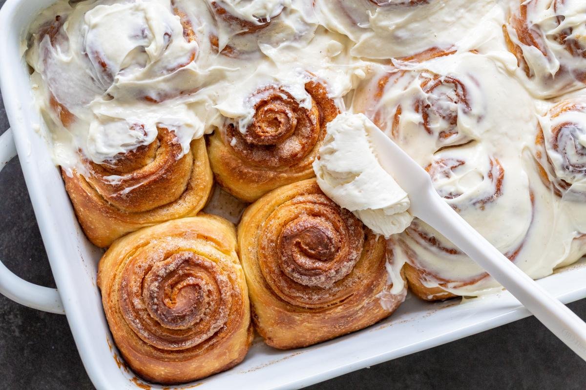No-Knead Cinnamon Rolls (So Easy) - Momsdish