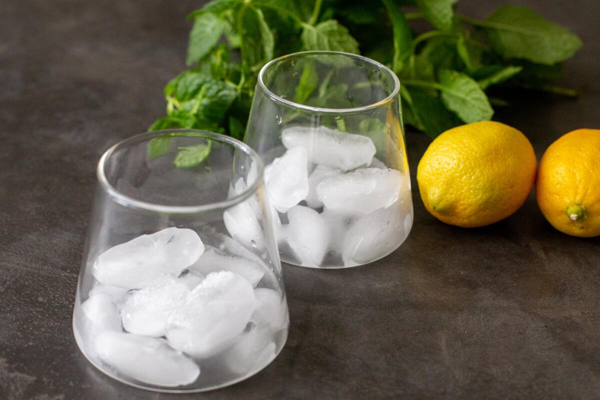 Citrus and Mint Infused Water - Momsdish