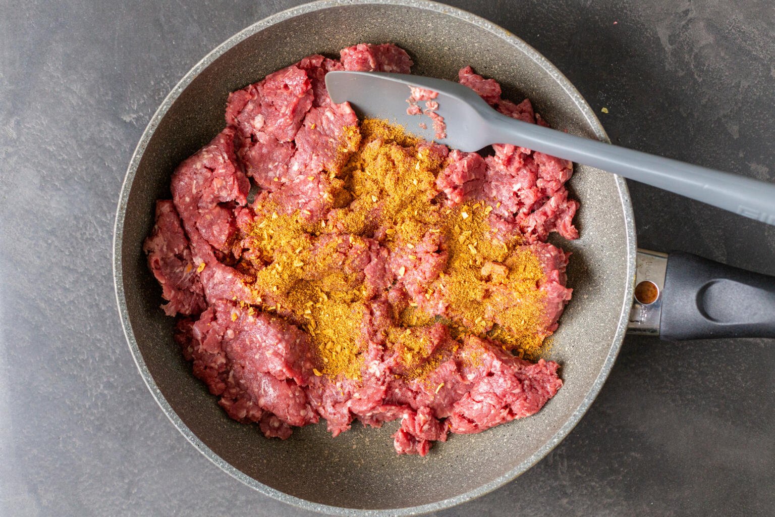 Easy Ground Beef Tacos (20 Minute Dinner) - Momsdish