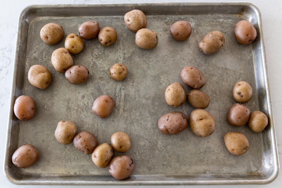 Crispy Smashed Potatoes (Extra Easy) - Momsdish