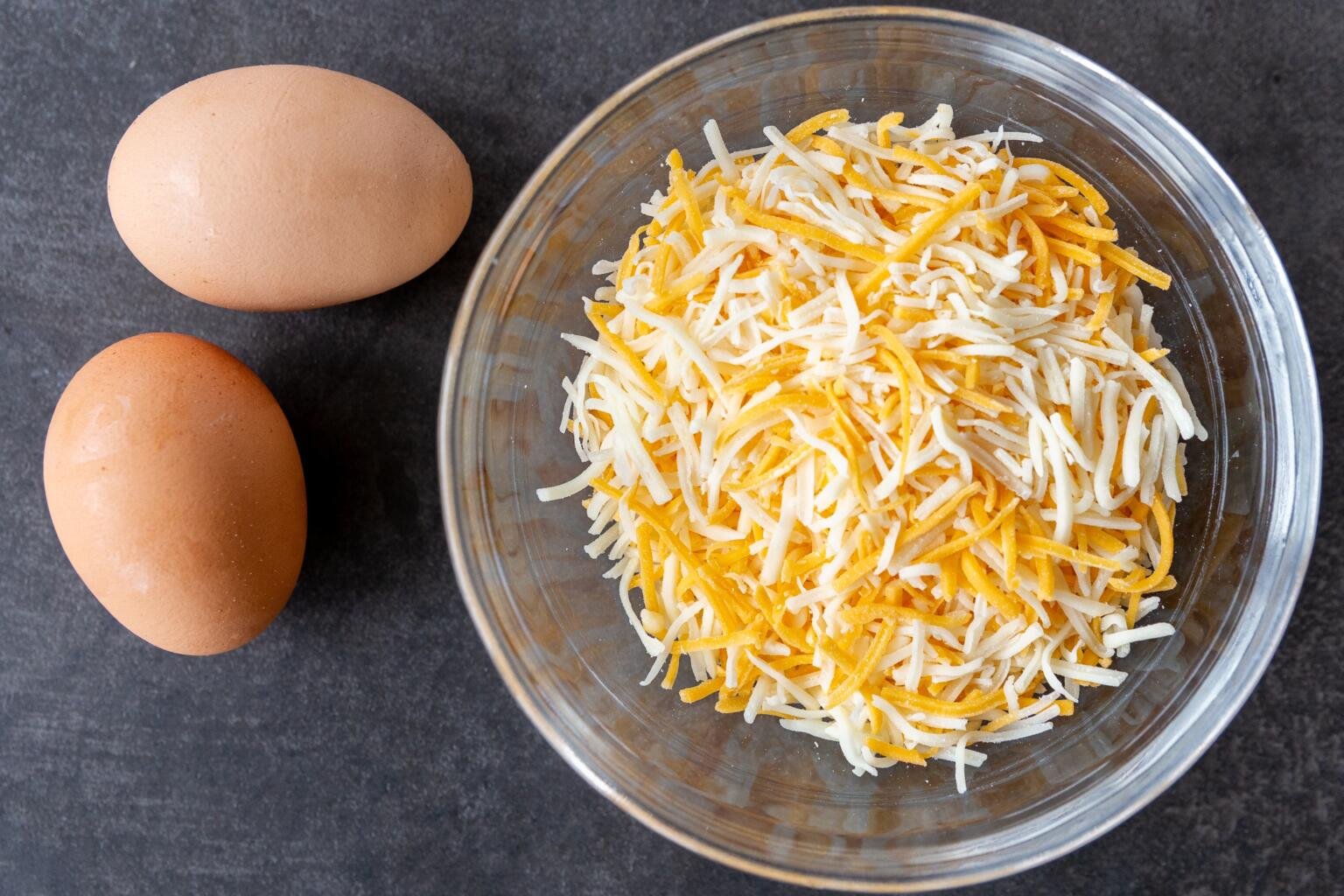 Chaffles (Only 2 Ingredients) - Momsdish