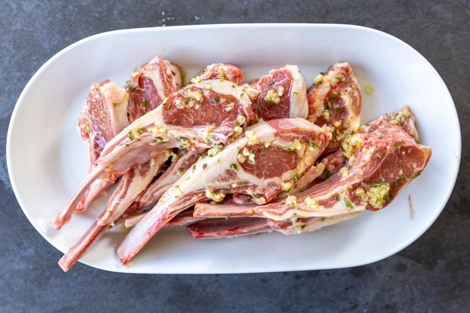 Easy Pan Seared Lamb Chops - Momsdish