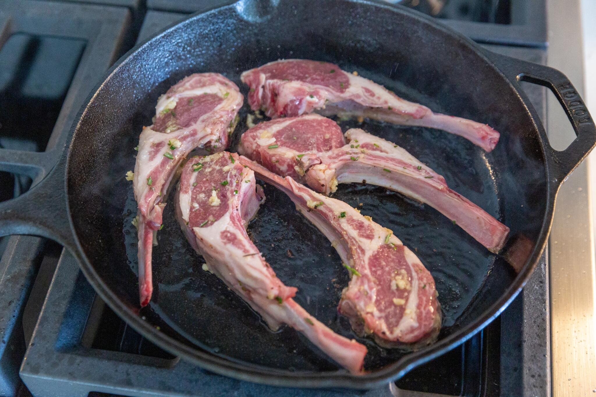 Easy Pan Seared Lamb Chops - Momsdish