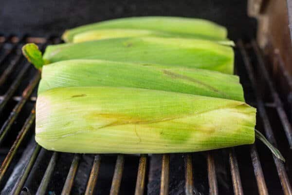 Grilled Corn on The Cob Recipe (Extra Easy!) - Momsdish