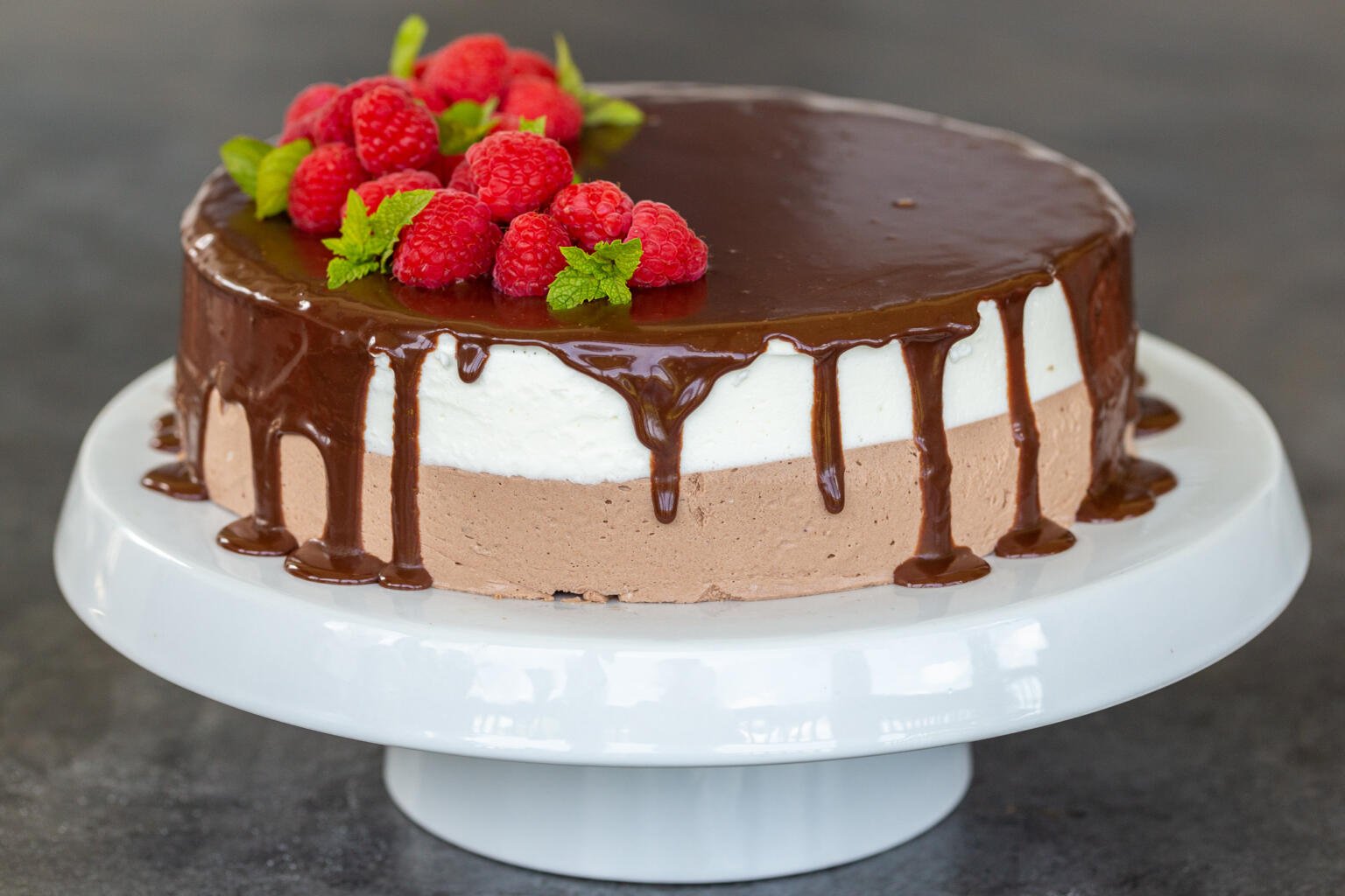 Bird's Milk Cake Recipe (Ptichye Moloko) - Momsdish