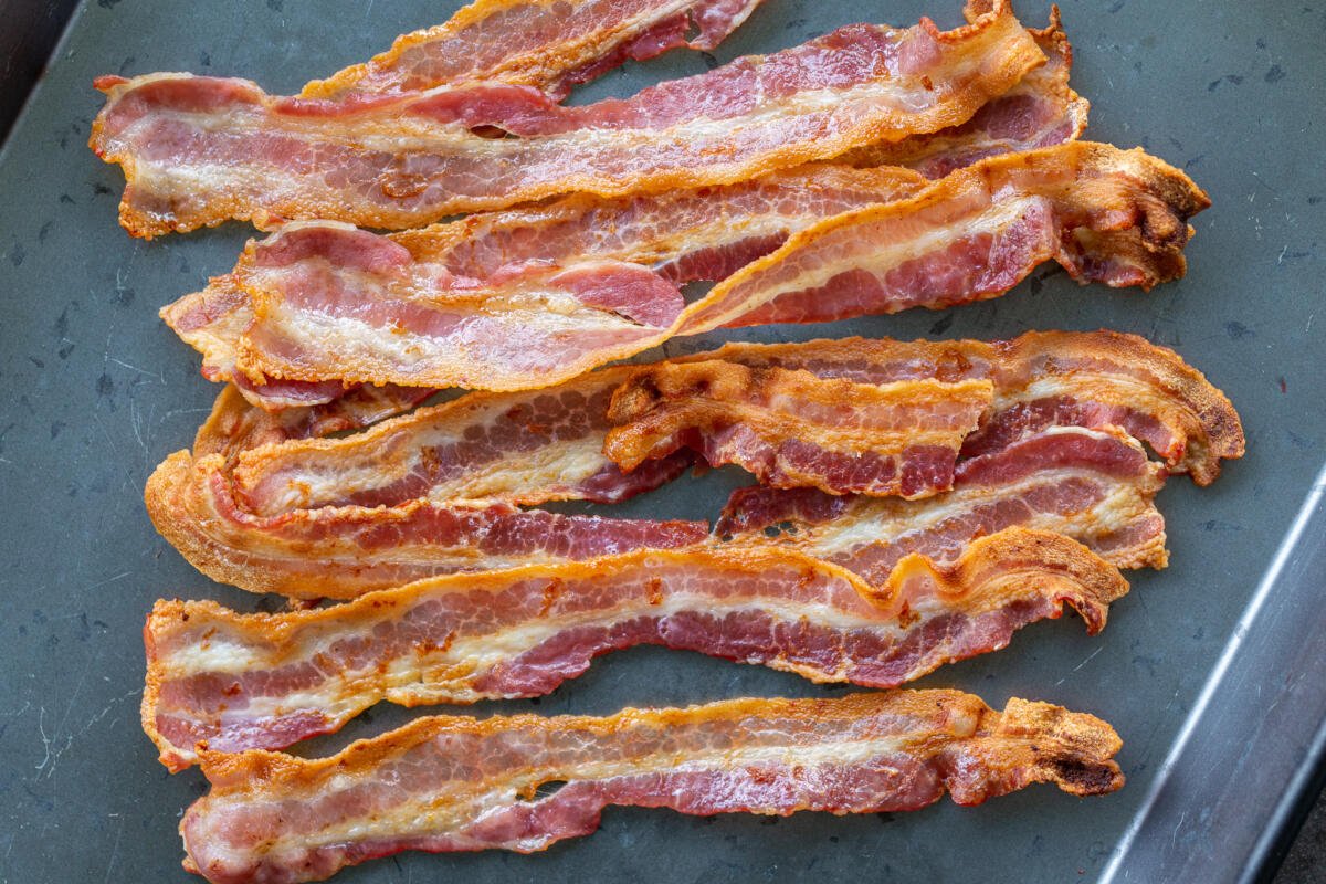How To Bake Perfect Bacon Every Time - Momsdish