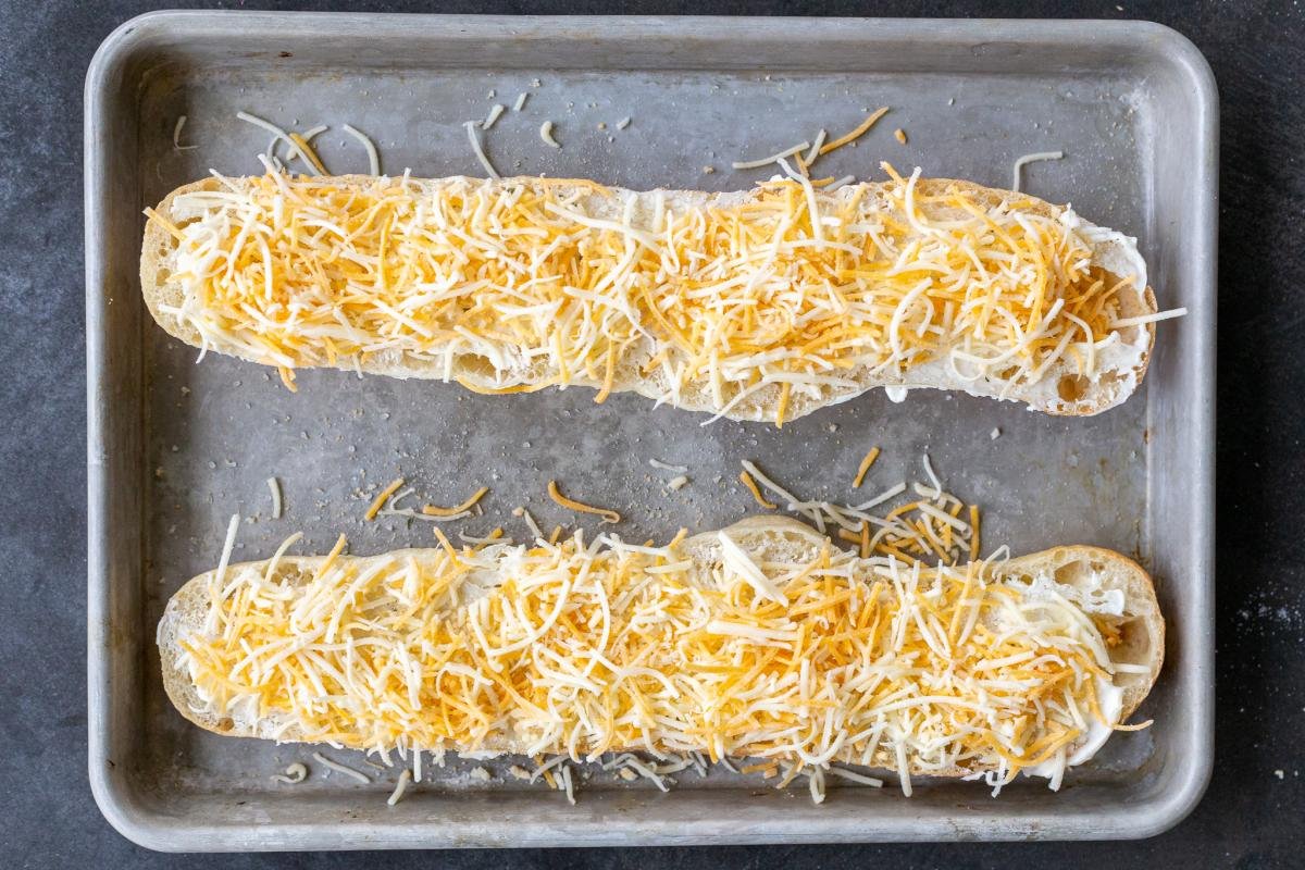 Cheesy Bread Recipe (Extra Easy) - Momsdish