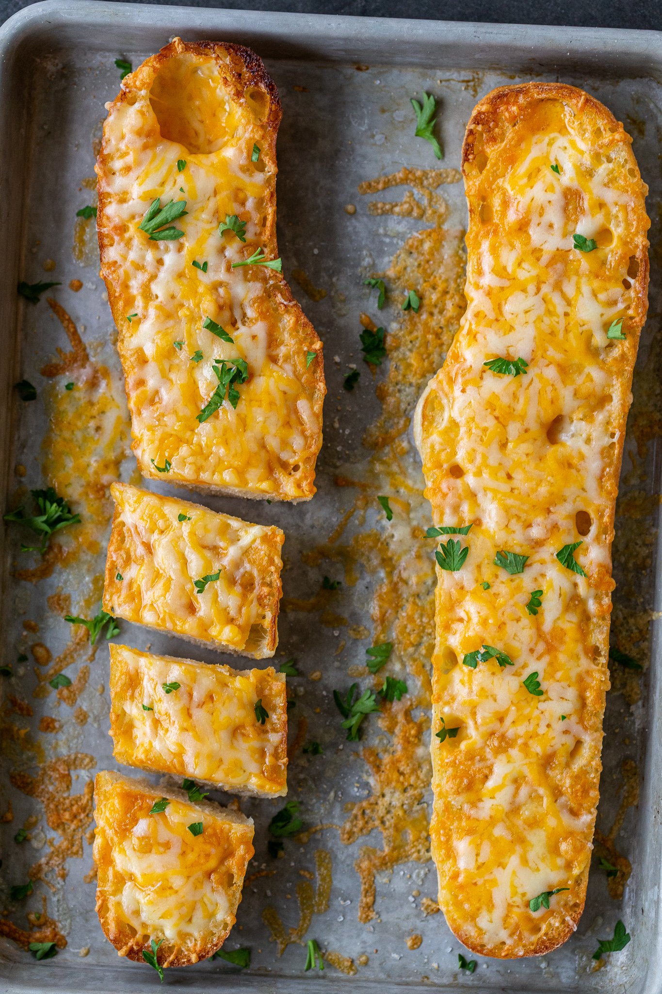 Cheesy Bread Recipe (Extra Easy) - Momsdish