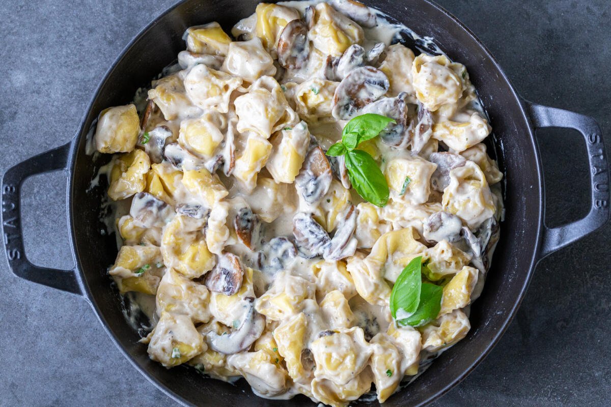 Creamy Mushroom Tortellini (One Pan) - Momsdish