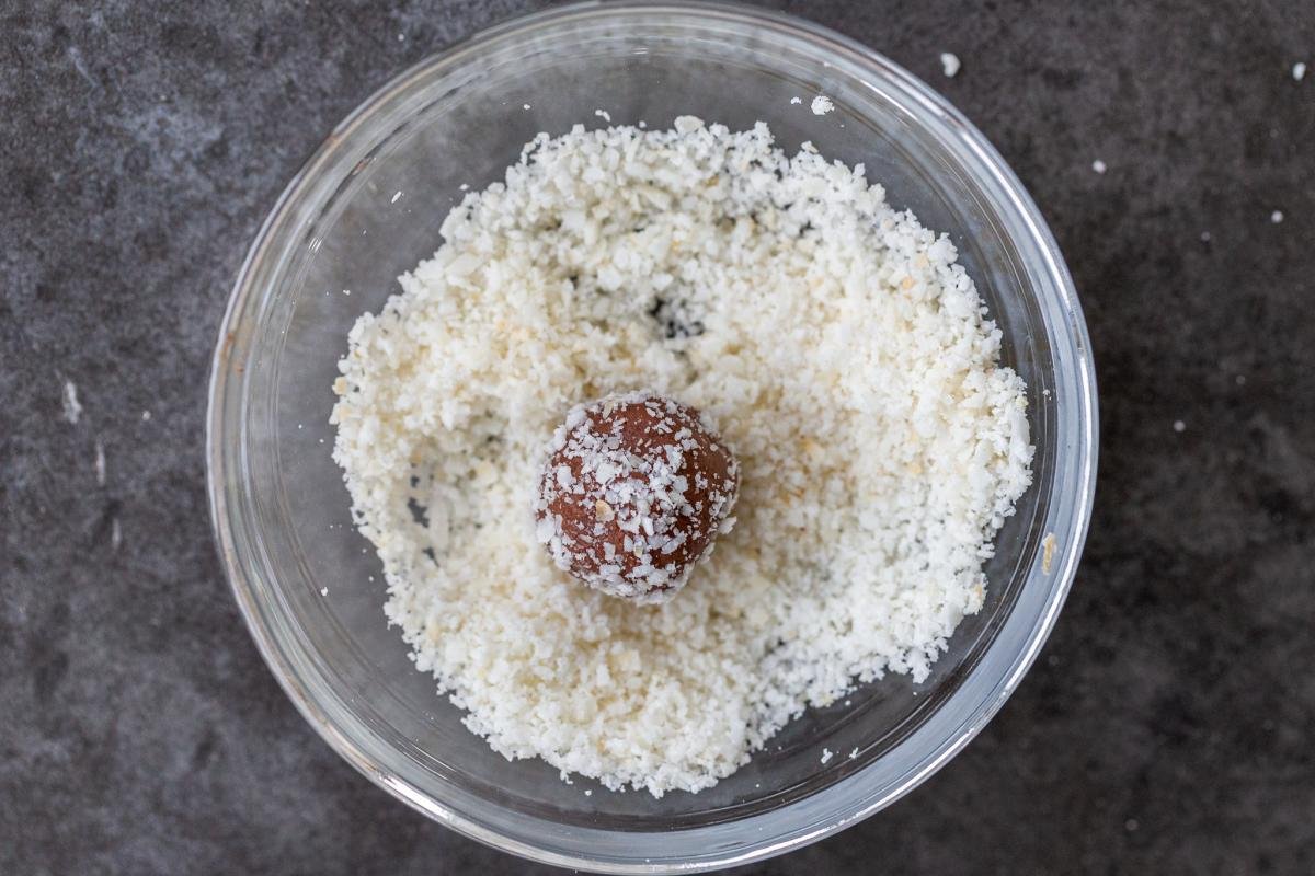 Easy Cream Cheese Chocolate Truffles - Momsdish