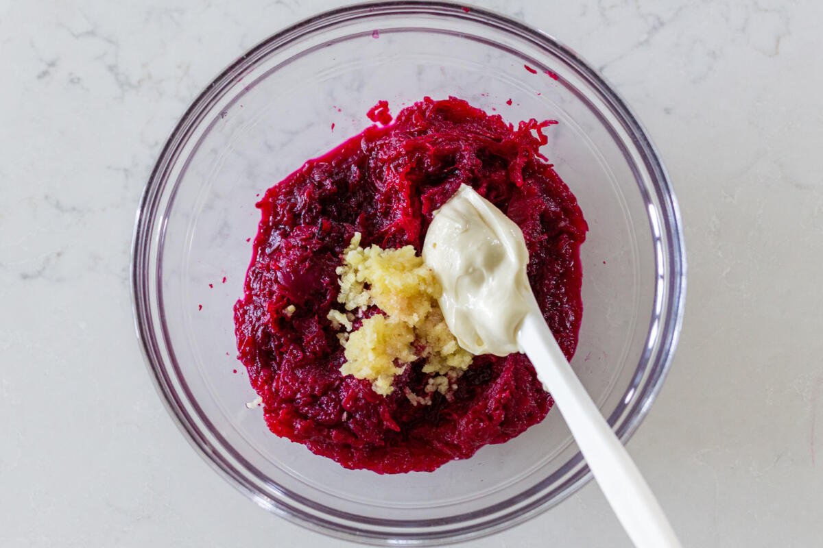 Russian Beet Salad (with Garlic) - Momsdish
