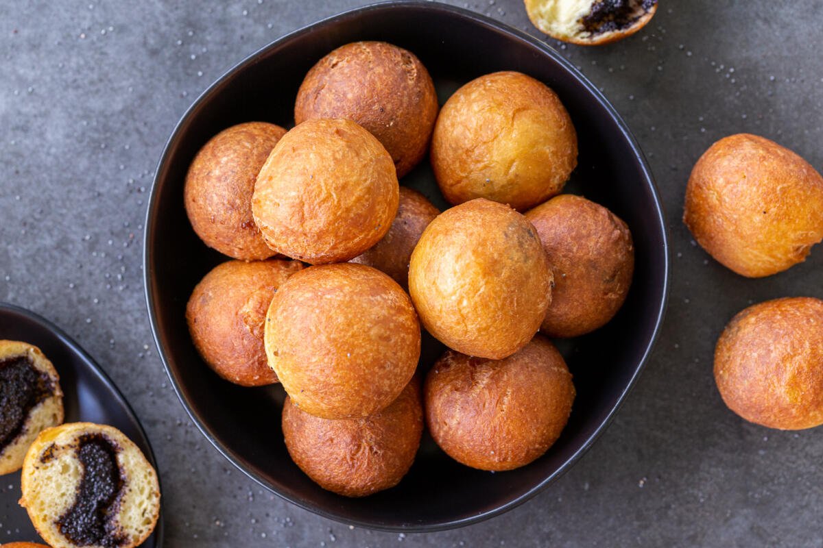 Fried Sweet Piroshky (with Poppy Seeds) - Momsdish