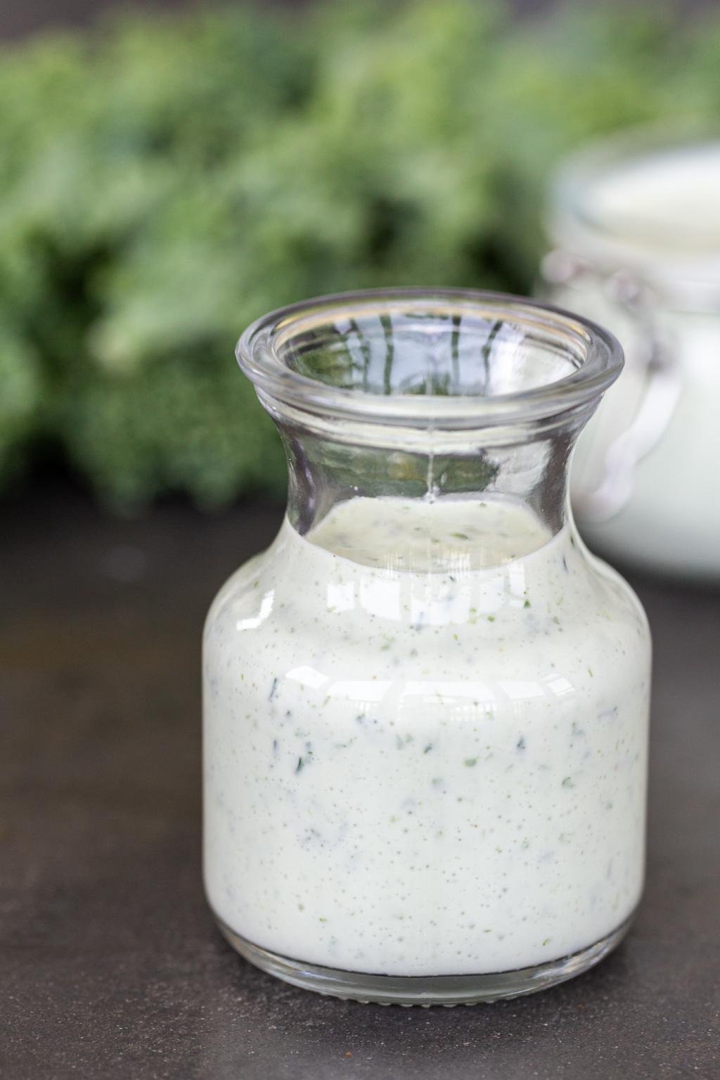 Light Ranch Dressing Recipe (Only 5 Minutes) - Momsdish