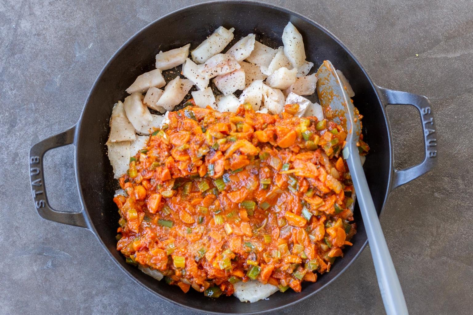 Baked Cod with Vegetables Recipe - Momsdish