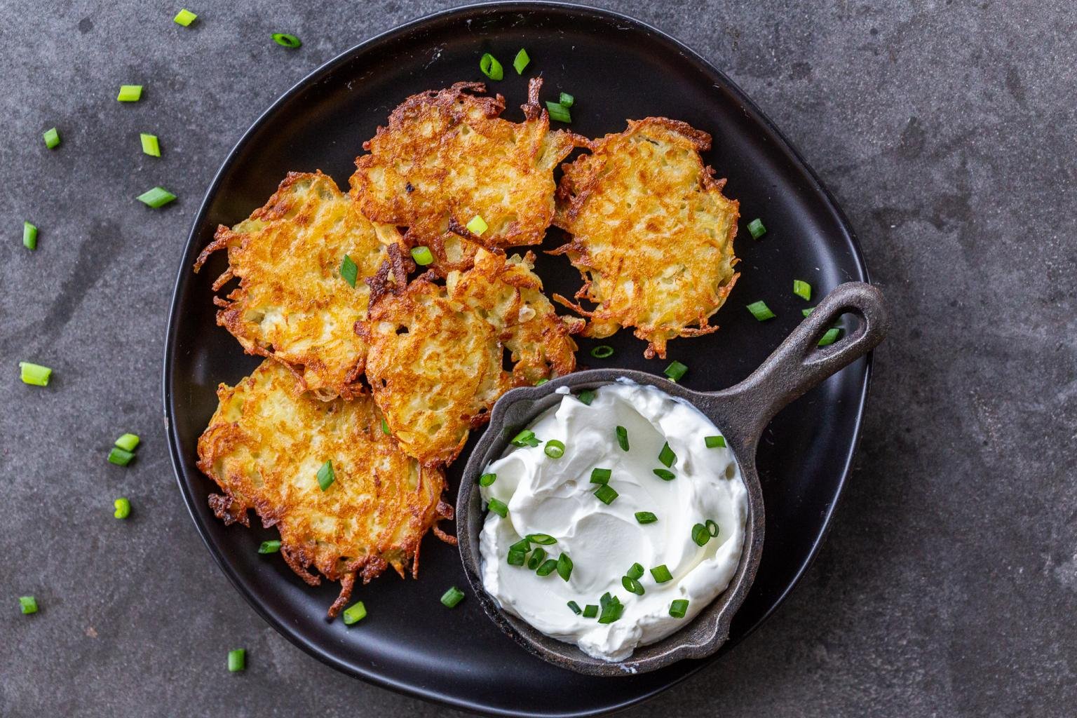 Classic Potato Latkes (Crazy Easy) - Momsdish