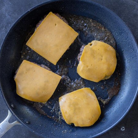 Messy Burger Recipe (Crazy Easy) - Momsdish