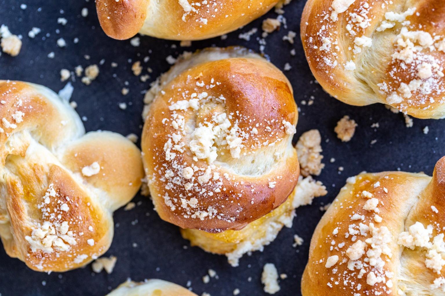 The Best Bulochki Knots Recipe - Momsdish