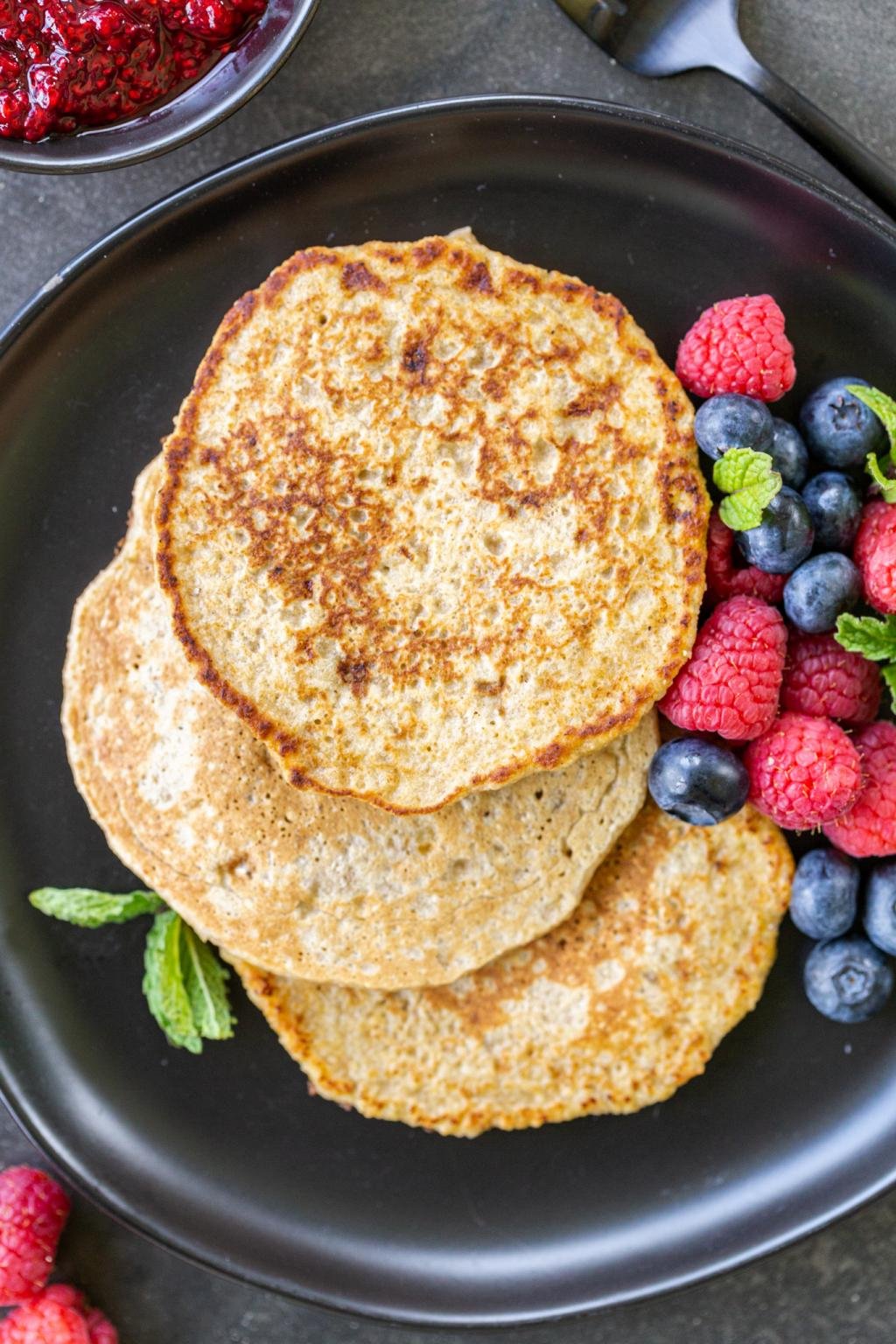 Banana Oatmeal Pancakes (Only 3 Ingredients) - Momsdish