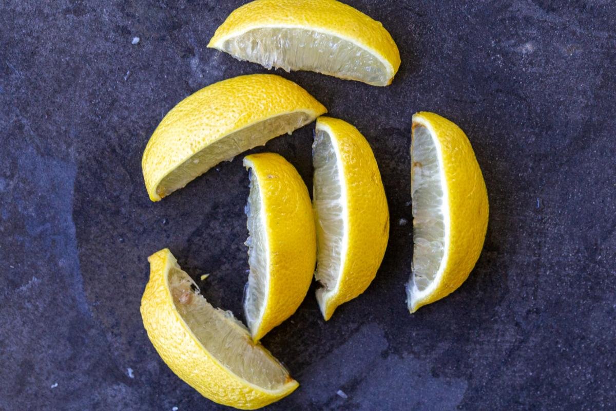 How to Cut Lemons and Limes (Wedge & Slice) - Momsdish