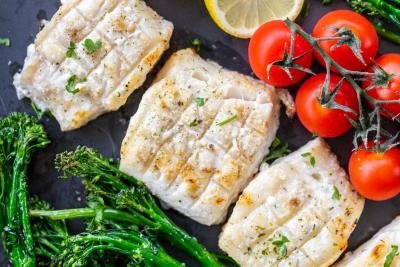 Crazy Easy Grilled Cod (4 Ingredients) - Momsdish