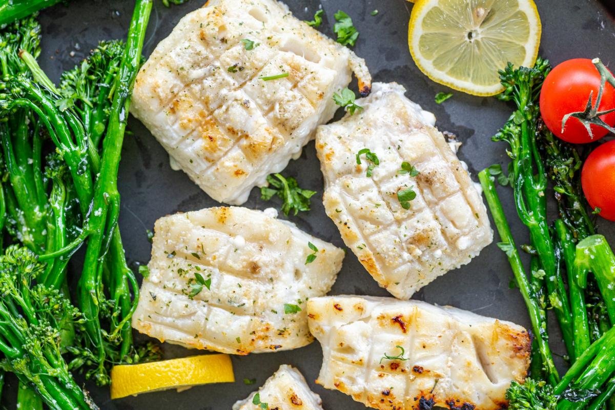 Crazy Easy Grilled Cod (4 Ingredients) - Momsdish