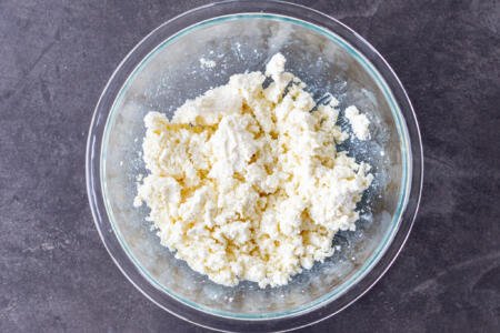 Imeruli Khachapuri (Georgian Cheese Bread) - Momsdish