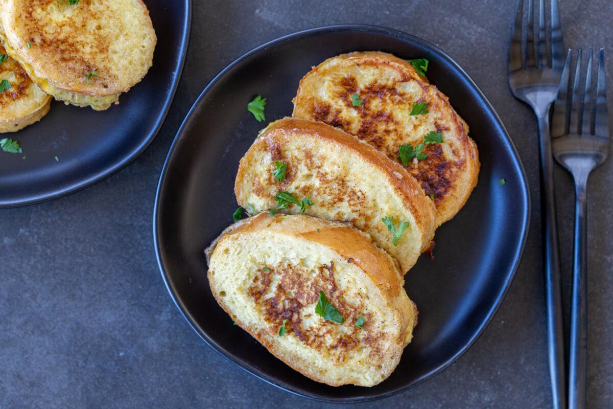 Savory French Toast (Mom's Grenki Recipe) - Momsdish