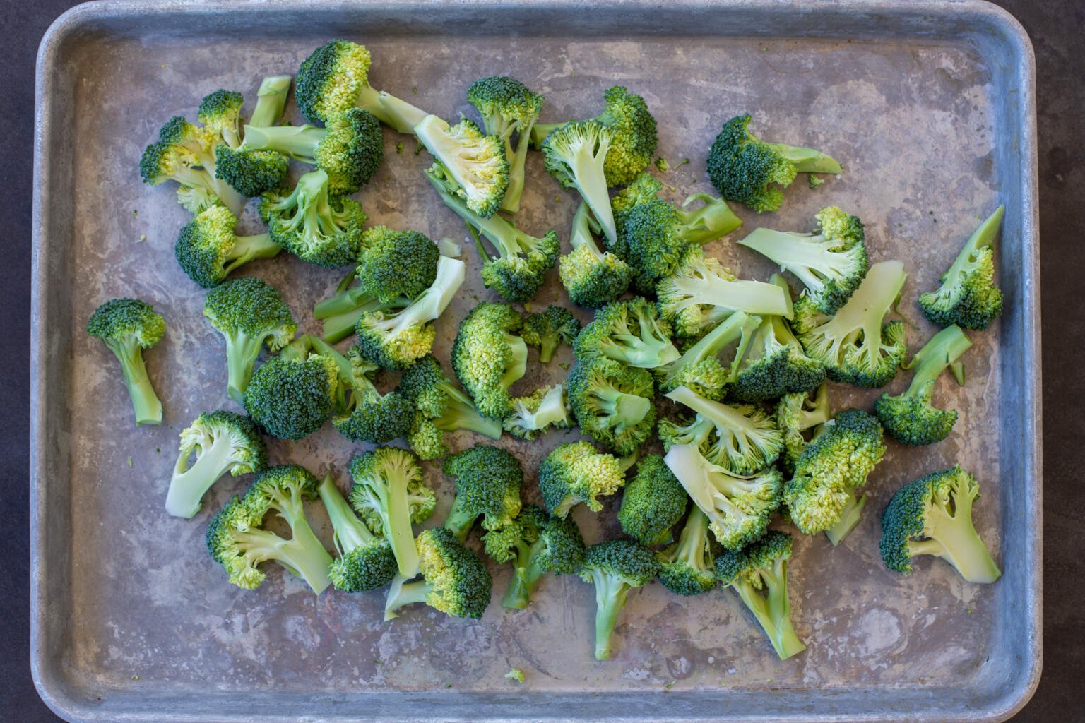 Oven-Roasted Broccoli (3 Ingredients) - Momsdish